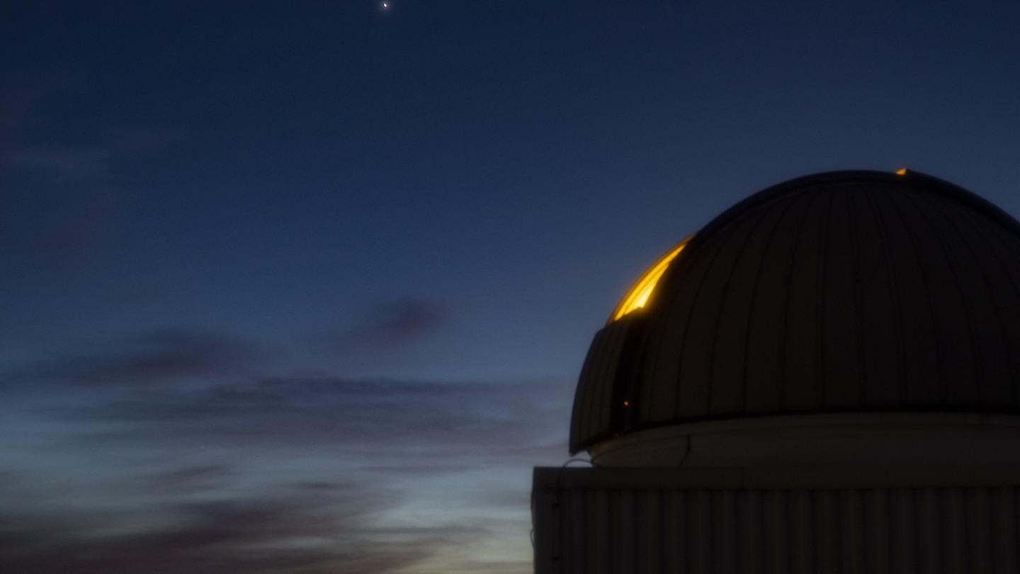 Tracking the Venus-Jupiter Conjunction | Department of Physics | Brown ...